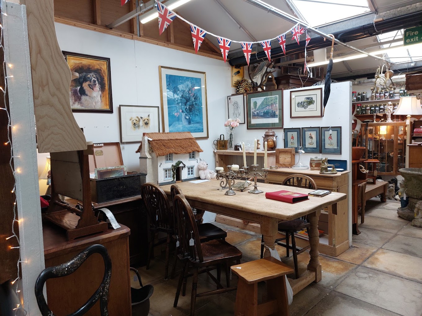 Exploring the Best Antique Shops in Oxford
