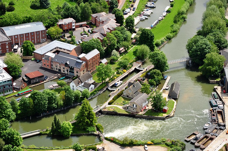 Oxford Osney Lock - Places to See Around Oxford + Walks